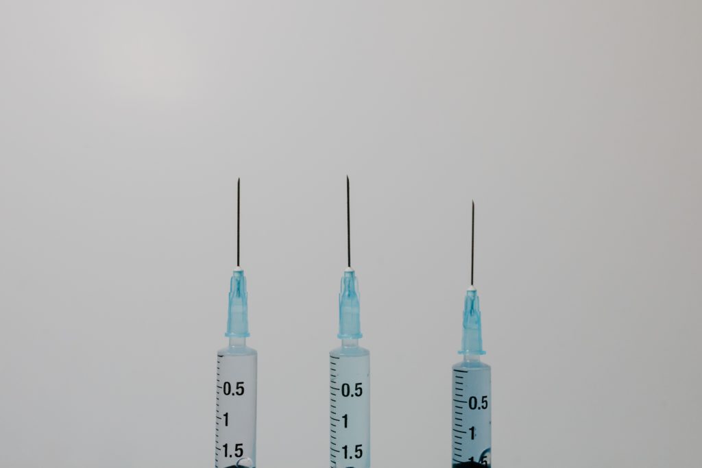 Used Needle: Risks, Disposal, and Safety Guidelines - Speedy Sticks ...